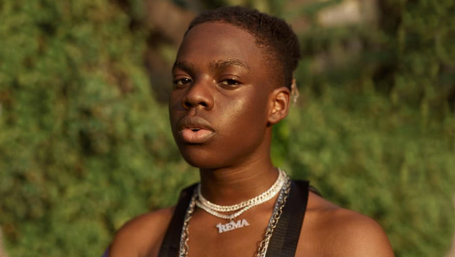 Rema revient à la tête d'un Bad Commando très pop